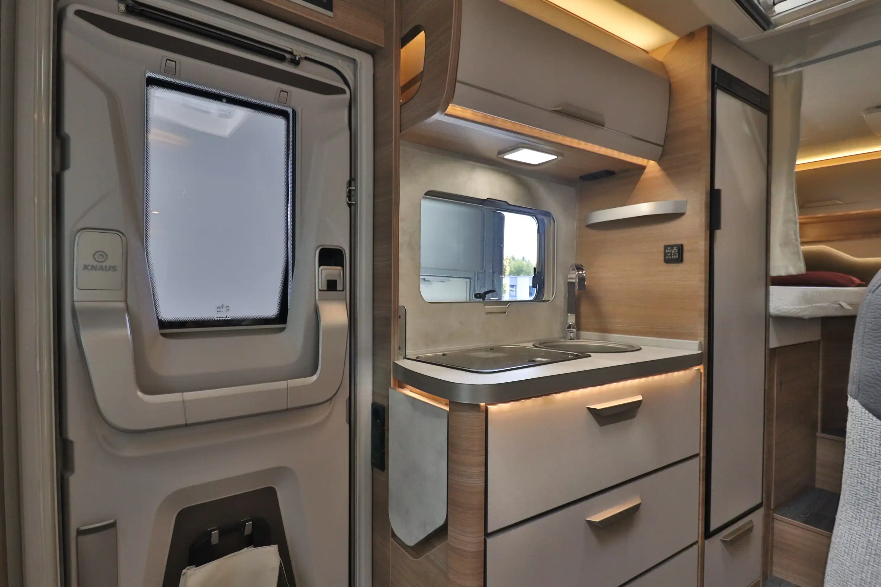 KNAUS Van TI 650 MEG Vanstaion beim Wohnmobilpark in Bad Honnef kaufen